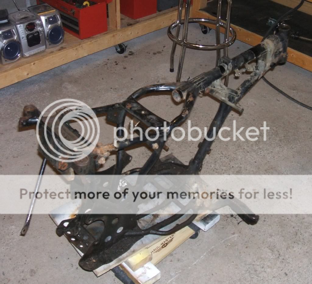 Started the rebuild of my Yamaha YTM 200e. Pics of the tear down.